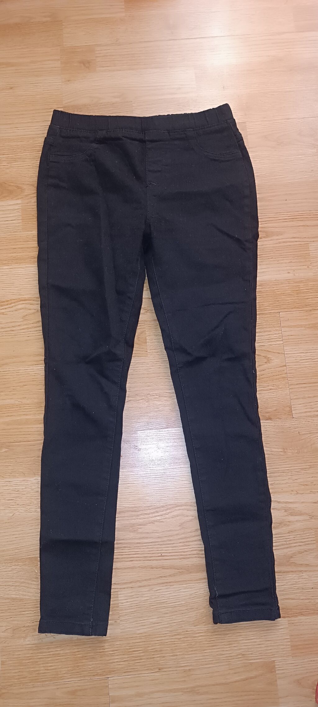Crne uske pantalone/helanke – Sinsay, veličina 164 cm - Model