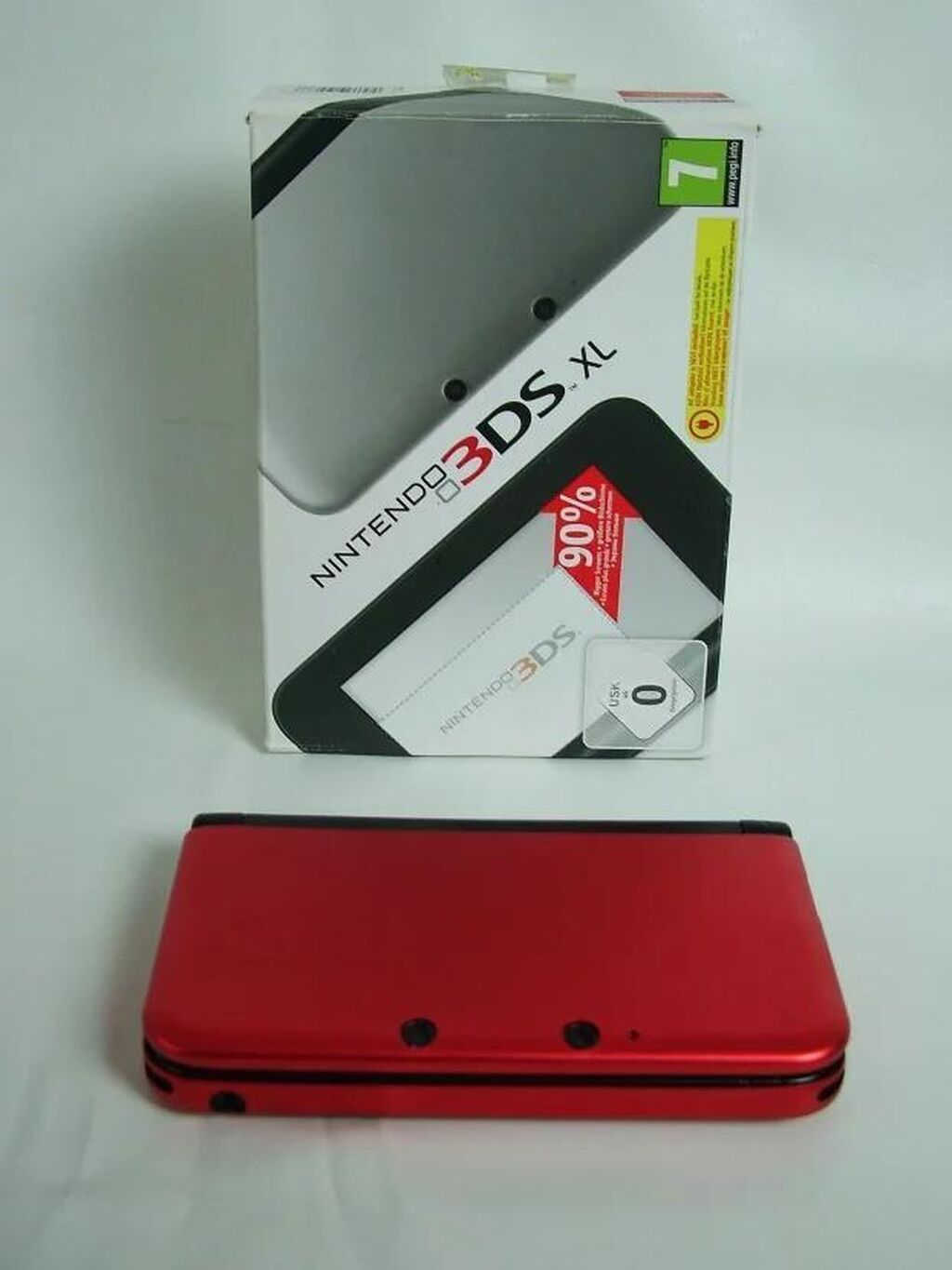 U ponudi Nintendo 3DS XL konzola sa naslova. Konzola je odlično