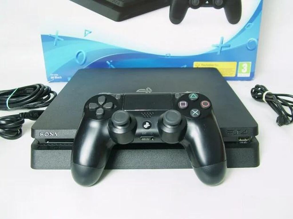 U ponudi Sony Playstation 4. Konzola je SLIM model, odlično očuvana