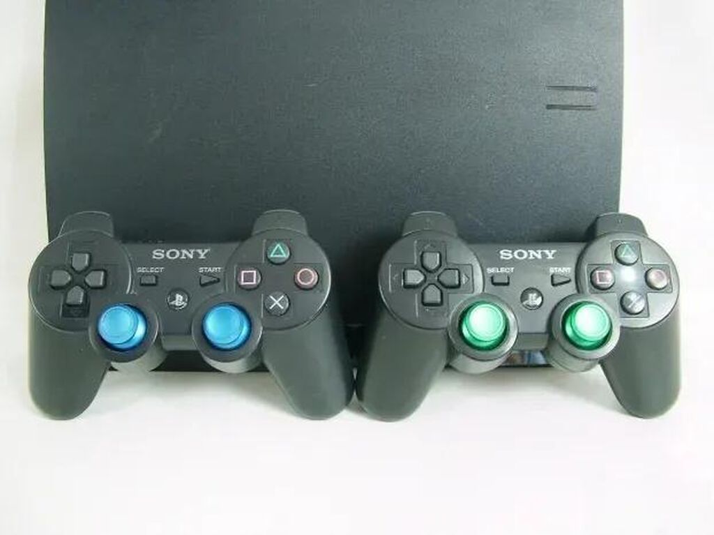 U ponudi je Sony PlayStation 4 (Fat) sa naslova. Generacija: novija
