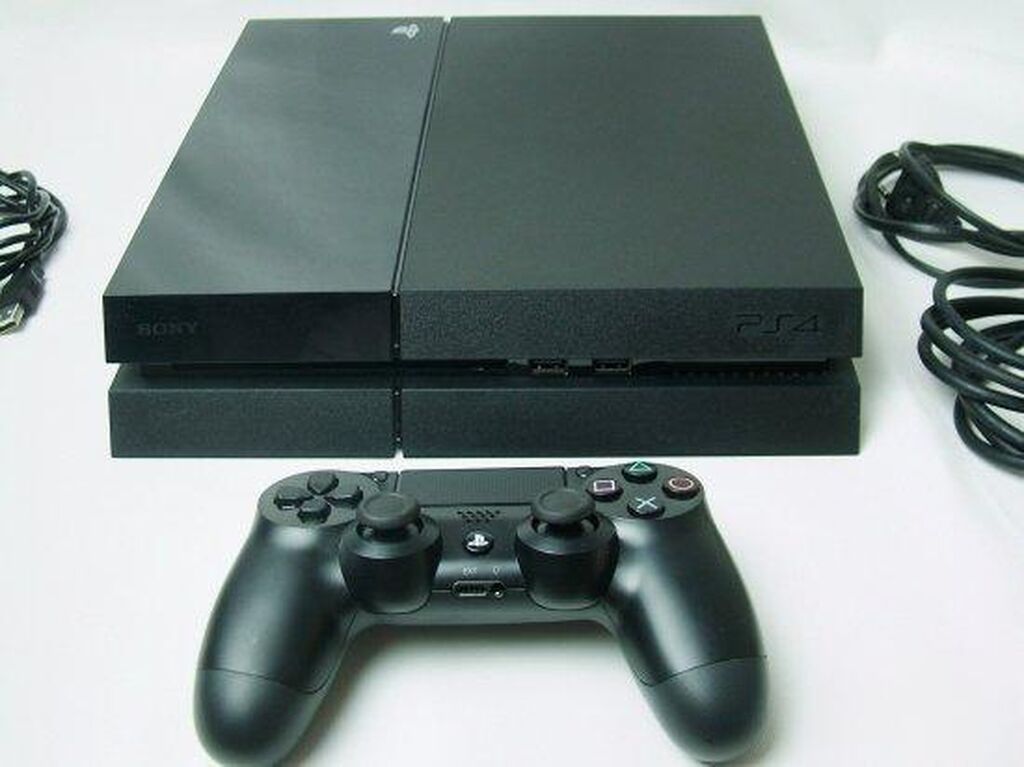 U ponudi je Sony PlayStation 4 (Fat) sa naslova. Generacija: novija