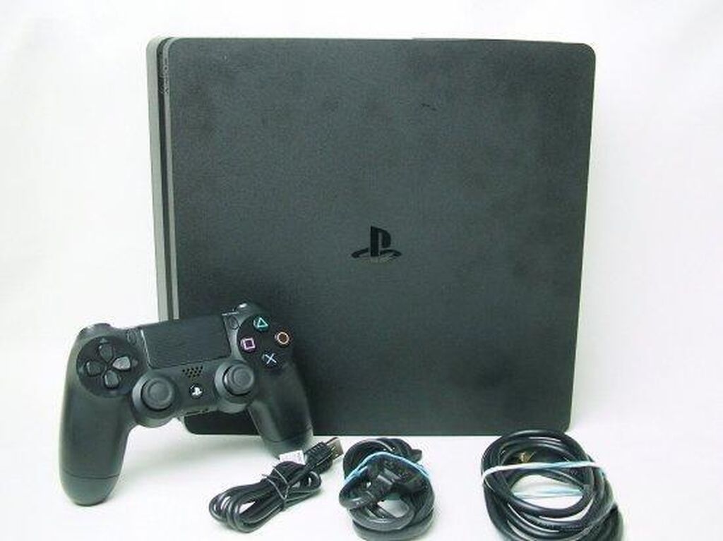 U ponudi je Sony PlayStation 4 Slim. Stanje: odlično očuvana, radno