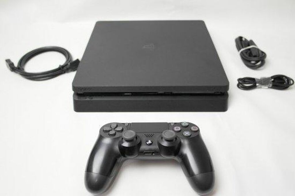 U ponudi Sony Playstation 4 sa naslova. Konzola je čipovana najnovijim