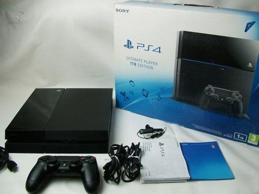 U ponudi Sony Playstation 4 sa naslova. Konzola je novija fat