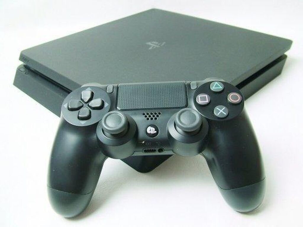 Sony PlayStation 4 Slim (model CUH-2216B), u odličnom radnom i