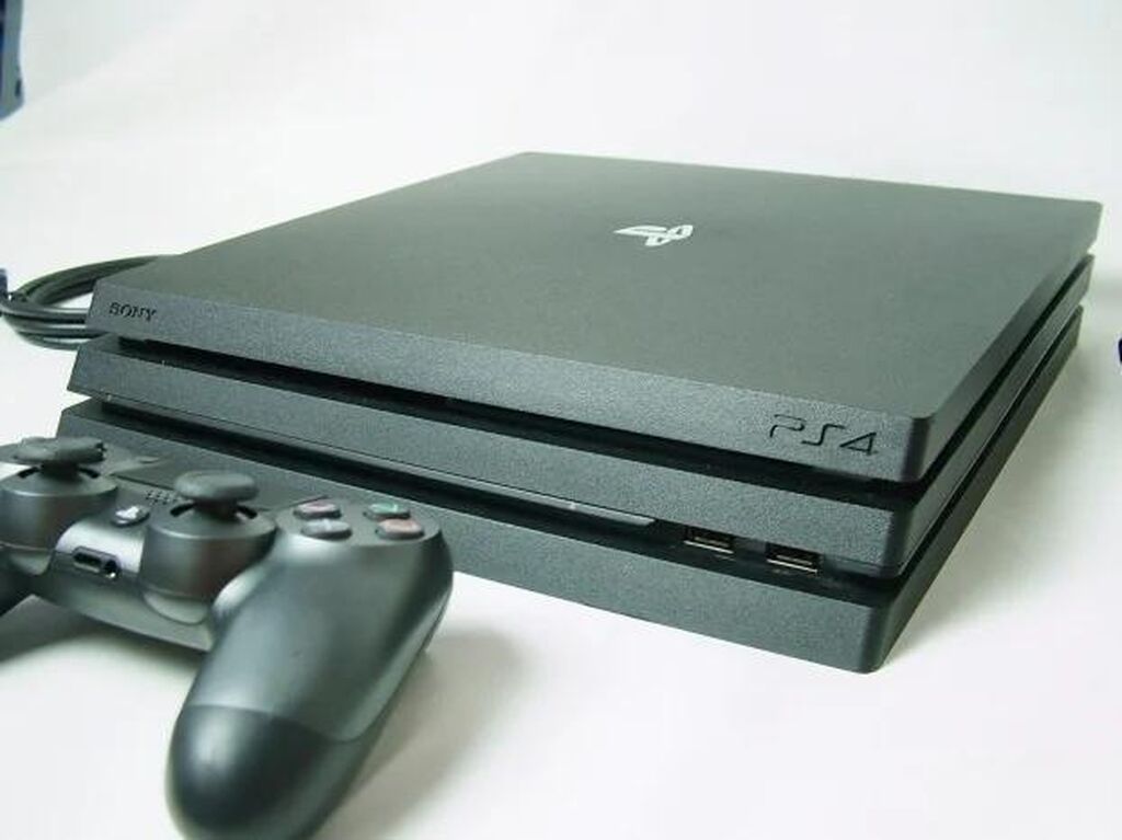 U ponudi Sony PlayStation 4 PRO konzola u odličnom stanju. PS4 PRO