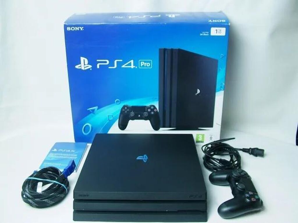 Sony PlayStation 4 PRO (CUH-7016B) konzola u odličnom stanju