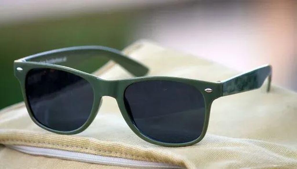 Bundeshesrt naočare za sunce like Ray Ban Wayfarer OVERSIZE. OVERSIZE
