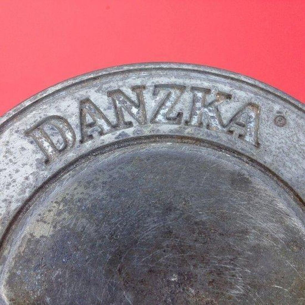 Vintage DANZSKA metalna pepeljara/ piksla DANSKA. Made in Danska