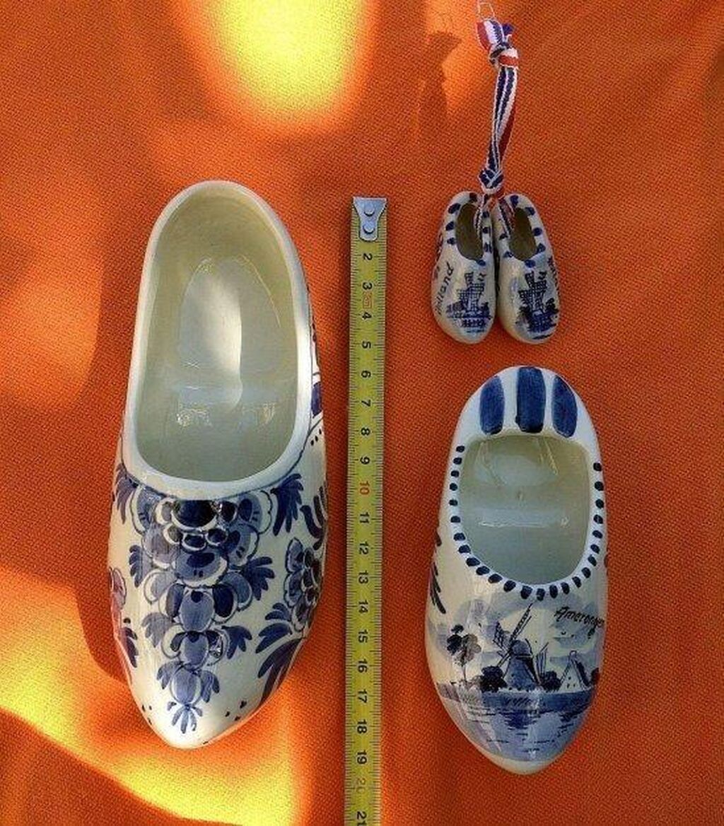 Holland Handmade Souvenir Shoes. Cene su odredjene pojedinačno i