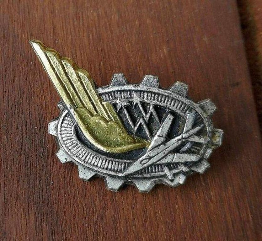 Vintage bi metal FRENCH JET PILOTS badge. Vojna bimetalna oznaka