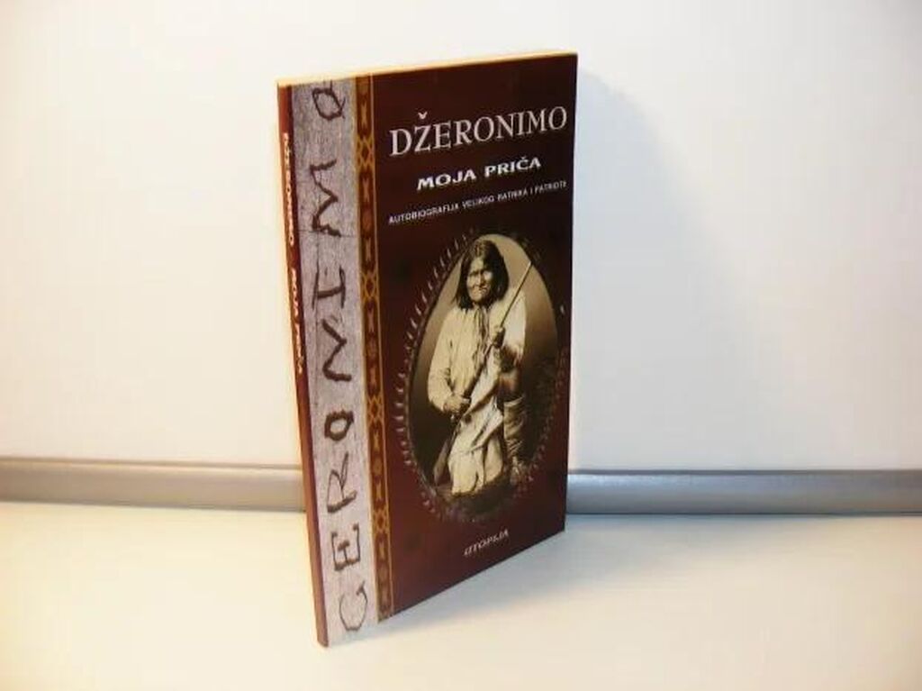 Džeronimo moja priča2004 utopija beogradmek povez 19,4 cmknjiga je