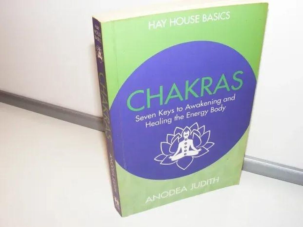 Chakras: Seven Keys to Awakening and Healing the Energy Bodyby Anodea
