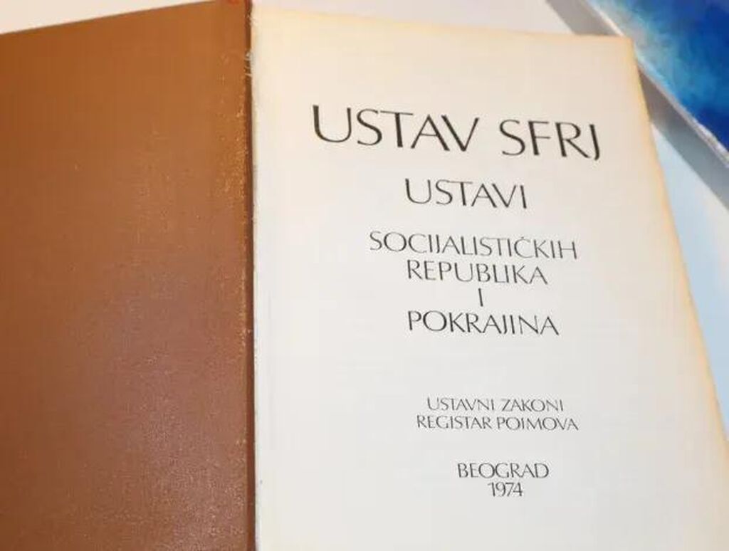USTAV SFRJ Beograd 1974kožni povez 24 cmbez prvog predlistastanje vrlo