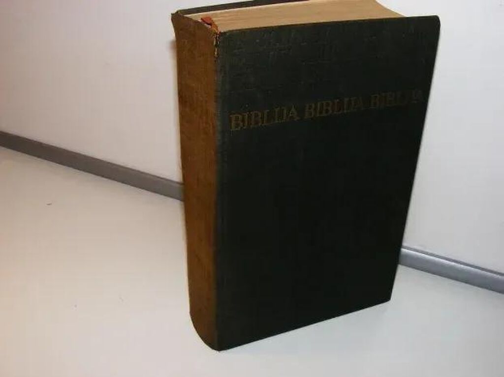 Biblija1968 stvarnost zagrebtvrd povez 24,5 cmstanje vrlo dobro1968