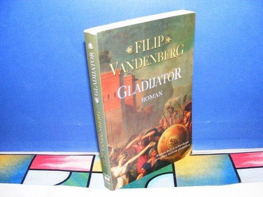 GLADIJATOR Filip Vandenberg obradović beograd 2005 mek povez stanje