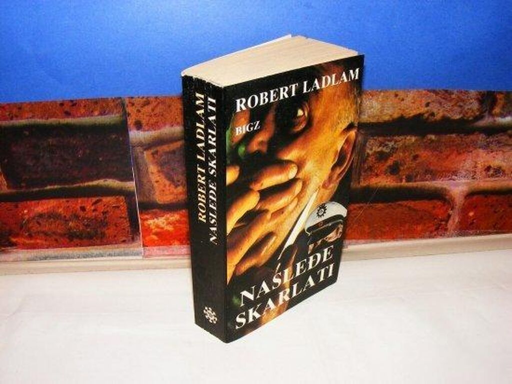 Nasleđe skarlati robert ladlam 1989 mek povez džepna knjiga 18 cm
