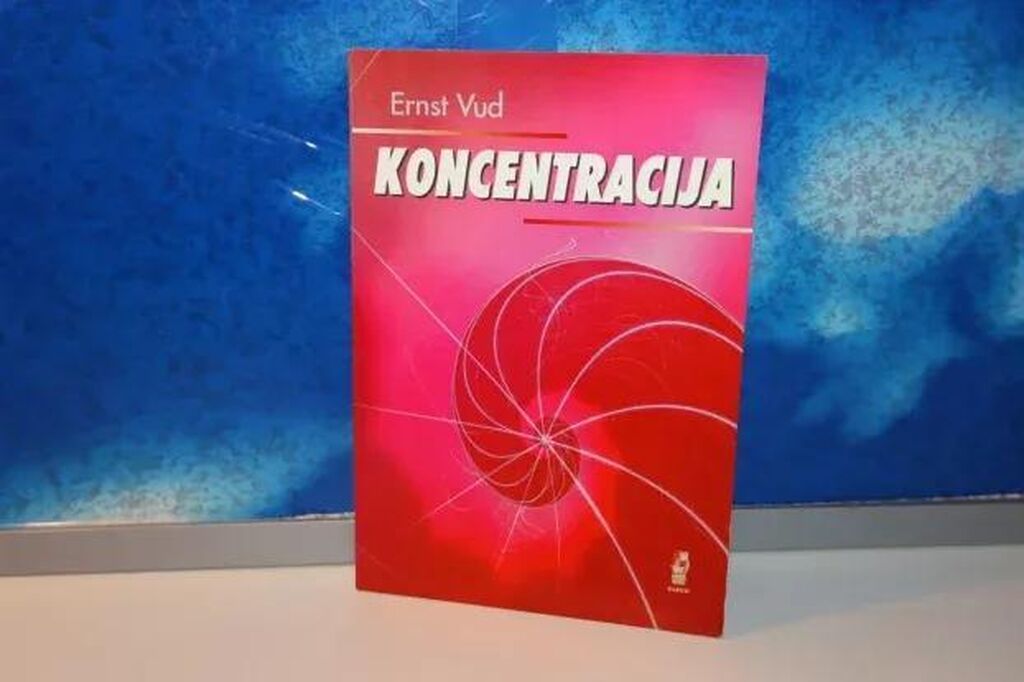 Koncentracija ernst vud2003 babunmek povez 20 cmstanje vrlo dobrobez