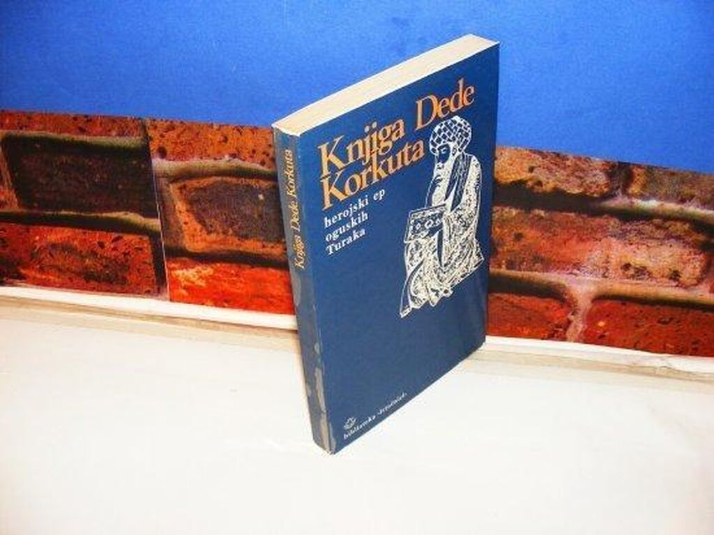 Knjiga dede korkuta 1981 prvo izdanje mek povez na predlistu ispisan