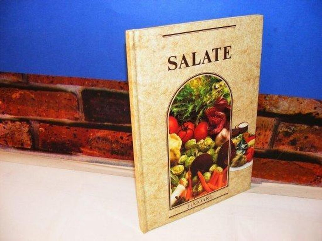 Salate 1986 tvrd povez 24,5 cm stanje vrlo dobro