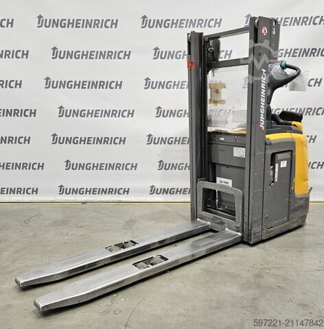 Палетни слагачи
Jungheinrich ERC 214 KP Lithium