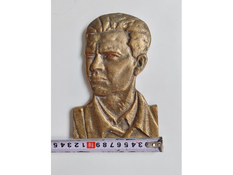 MASIVNA MESINGANA FIGURA