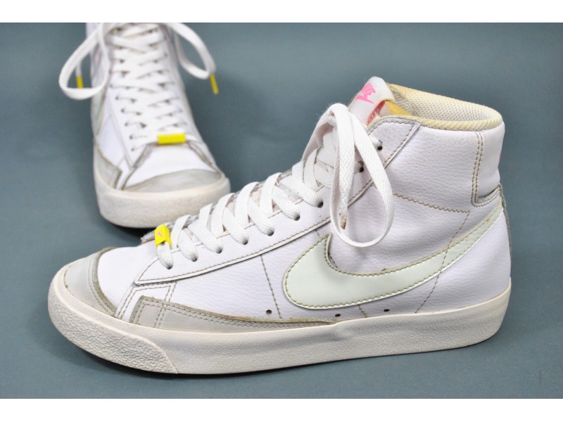 NIKE BLAZER-br.39
