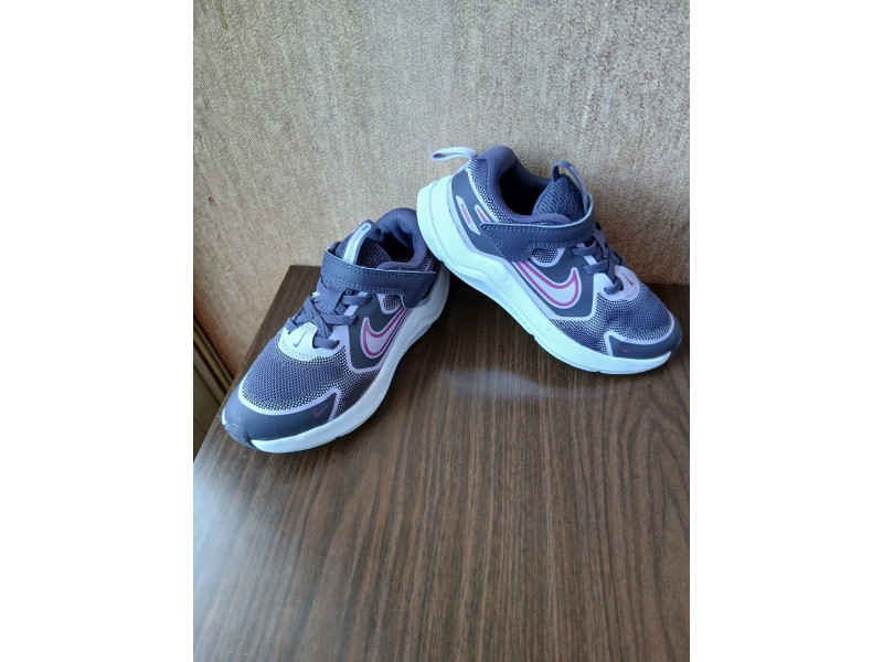 Patike nike br. 31-20cm.