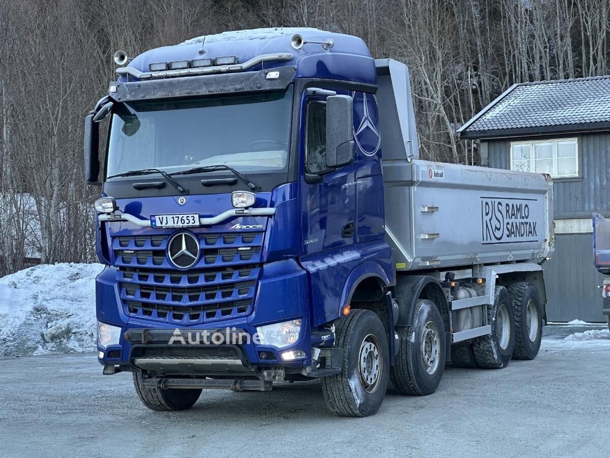 Prodaje se Mercedes-Benz AROCS 3263 – 8x4 – Tippbil – Brøyterigget kiper na aukciji