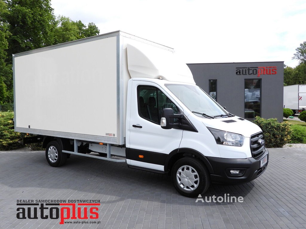 Ford TRANSIT BOX 8 PALLETS CRUISE CONTROL AIR CONDITIONING 130HP kamion furgon < 3.5t