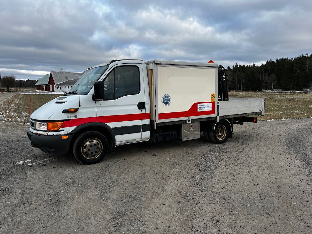 Prodaje se IVECO Daily 35C13 kamion s ravnom platformom < 3.5t na aukciji