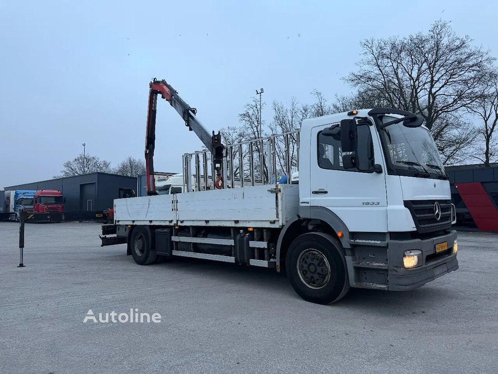 Mercedes-Benz Axor 1833 met Palfinger PK12000 kraan, Remote controle kamion s ravnom platformom