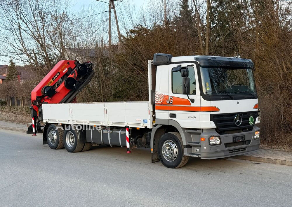 Mercedes-Benz Actros kamion s ravnom platformom
