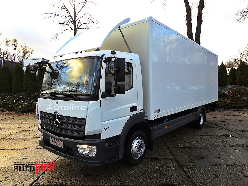 Mercedes-Benz ATEGO 12.24 BOX LIFT 18 PALLETS CRUISE CONTROL AUTOMATIC TRANSMI kamion furgon