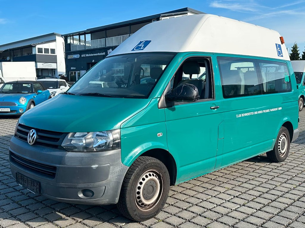 Volkswagen T5 putnički minibus