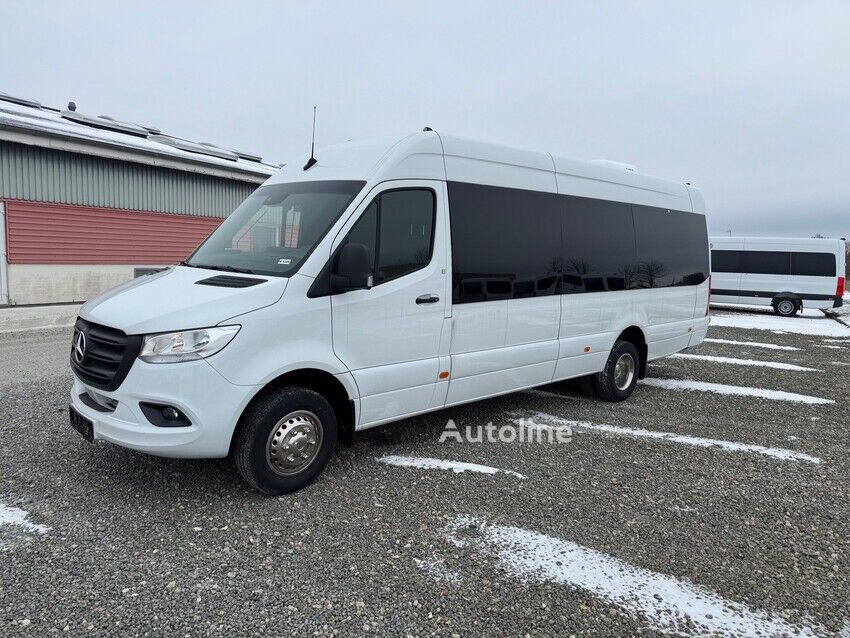 Novi Mercedes-Benz 519CDI putnički minibus