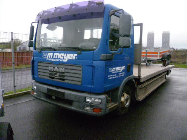 MAN 8,210 autotransporter