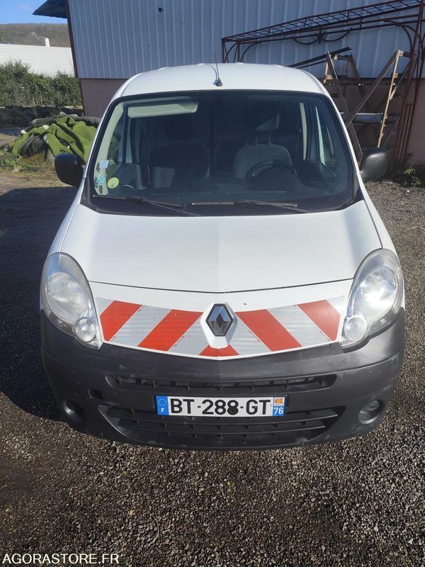 Prodaje se Renault KANGOO laki furgon na aukciji