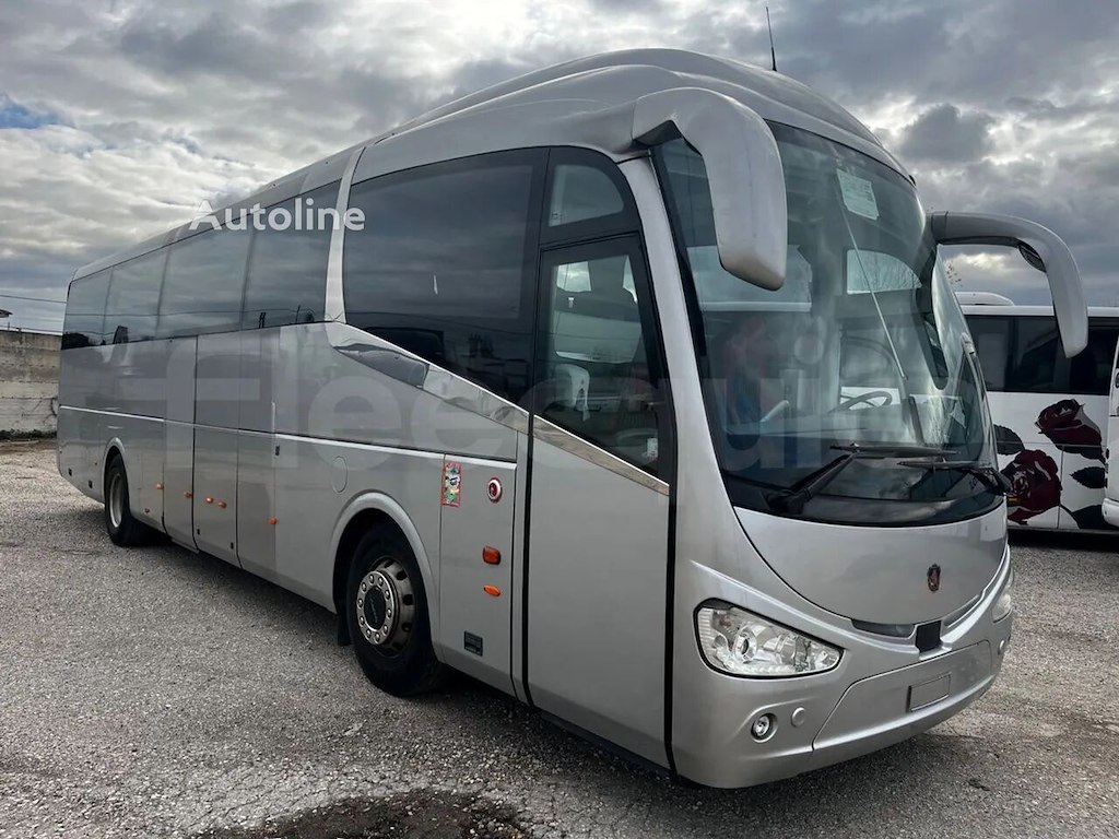 Irizar i6 turistički autobus