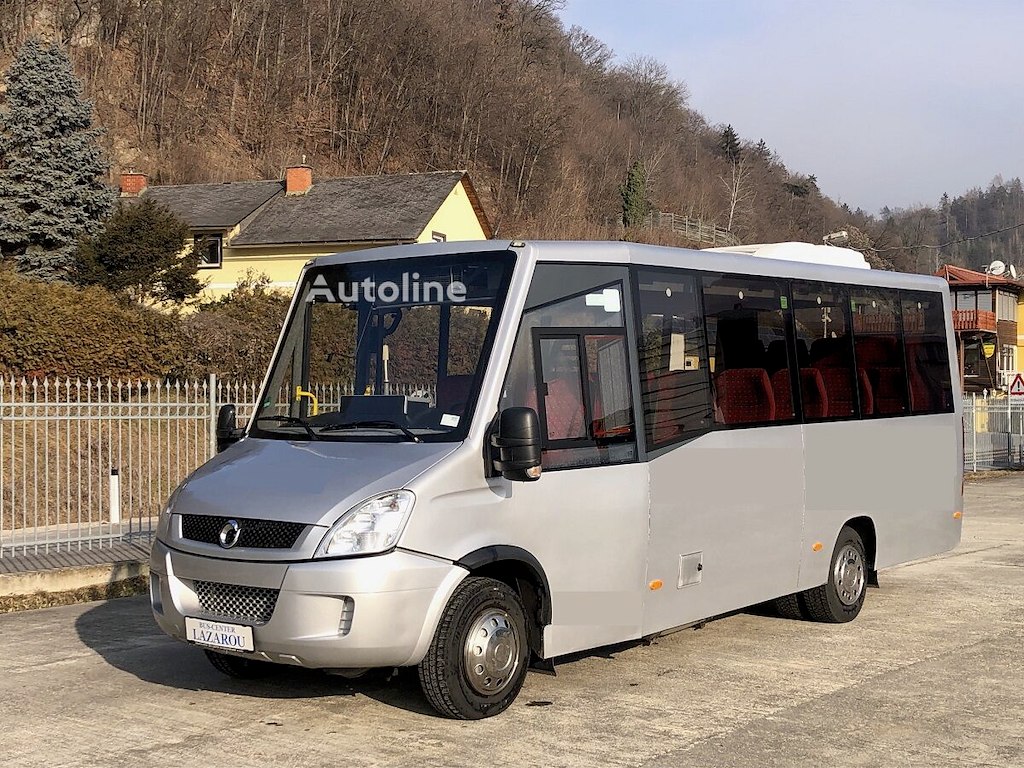 IVECO Daily-Tour 70C17 prigradski autobus
