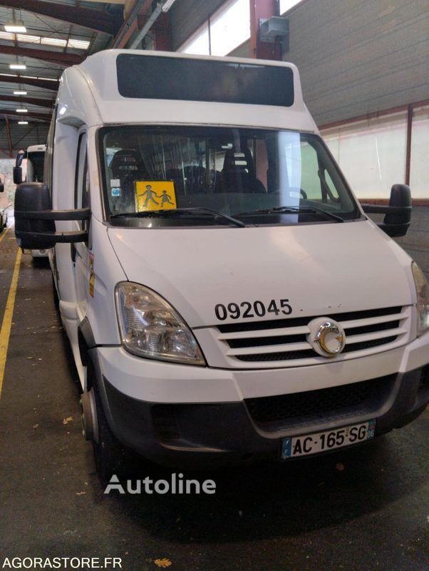 Prodaje se IVECO DAILY školski autobus na aukciji