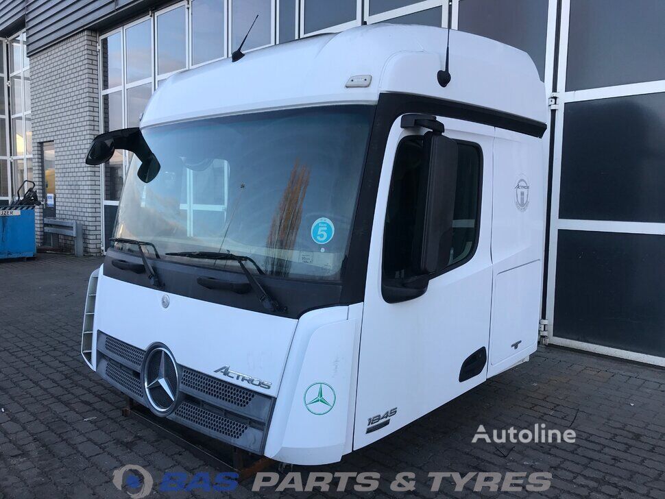 Mercedes-Benz Actros MP4 Mercedes StreamSpace L-cab L2H2 StreamSpace L-cab L2H A 000 600 01 01 kabina za kamiona