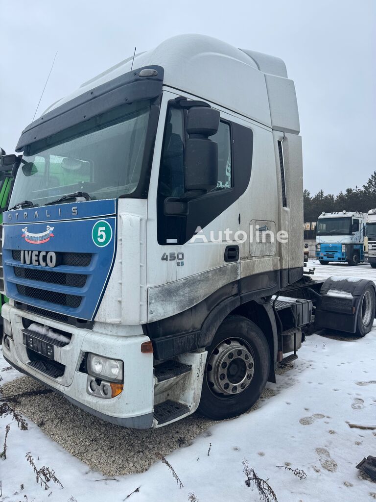 IVECO Stralis 450 tegljač
