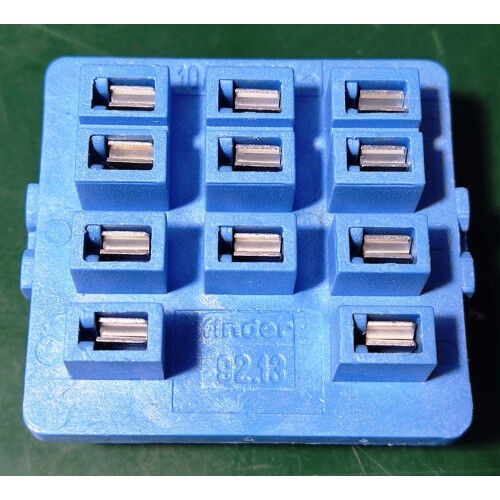 Finder Relay PCB Socket 92.13SMA – Pack of 10, 10A 250V AC, Mounting Type for 62.32 / 62.33 Series Thermo King Finder za rashladne jedinice
