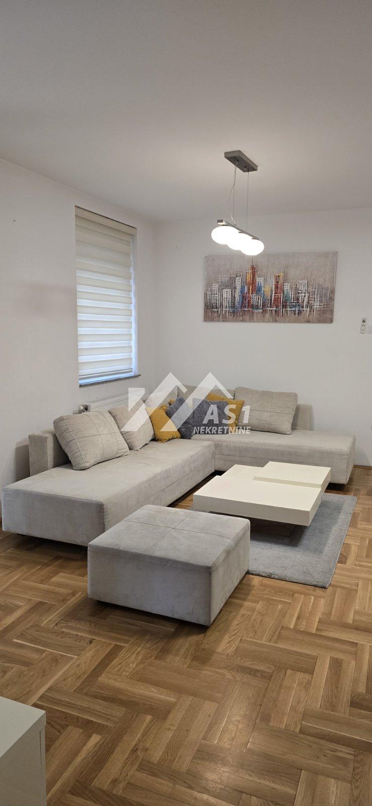 Izdajem LUX trosoban stan na Detelinari !!! - niski troškovi ID#5439
600 €