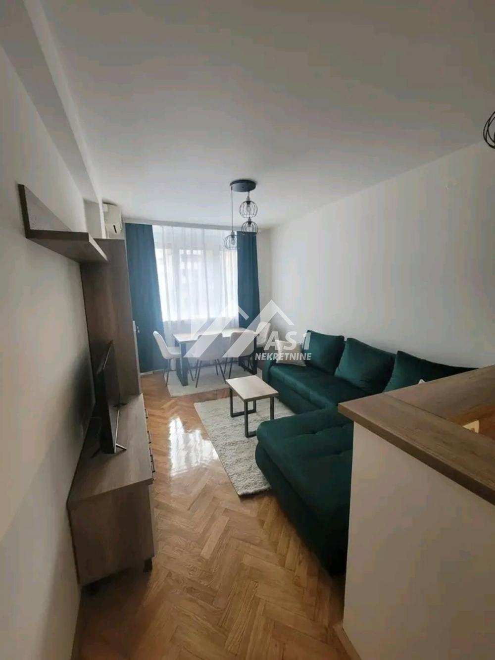 Lux stan u Lukijana Mušickog+garaža ID#5447
450 €