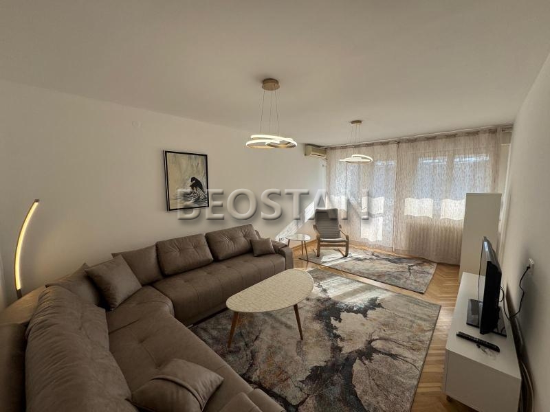 Novi Beograd - Stari merkator #66121
950 €