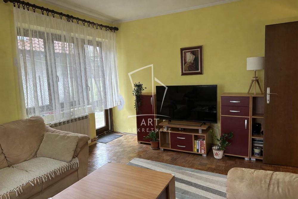 Porodična kuća u Boleču ID#13762
480 €
