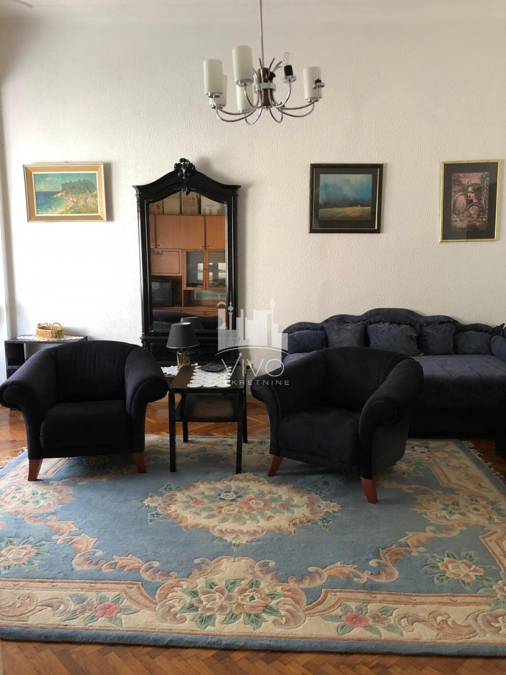 Vase Čarapića, salonac,2.0,3/4 ID#1788
289.000 €