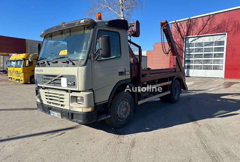 Volvo FM9 kamion autopodizač kontejnera